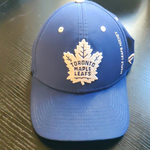 Fanatics | Accessories | Fanatics Toronto Maple Leafs Hat | Poshmark